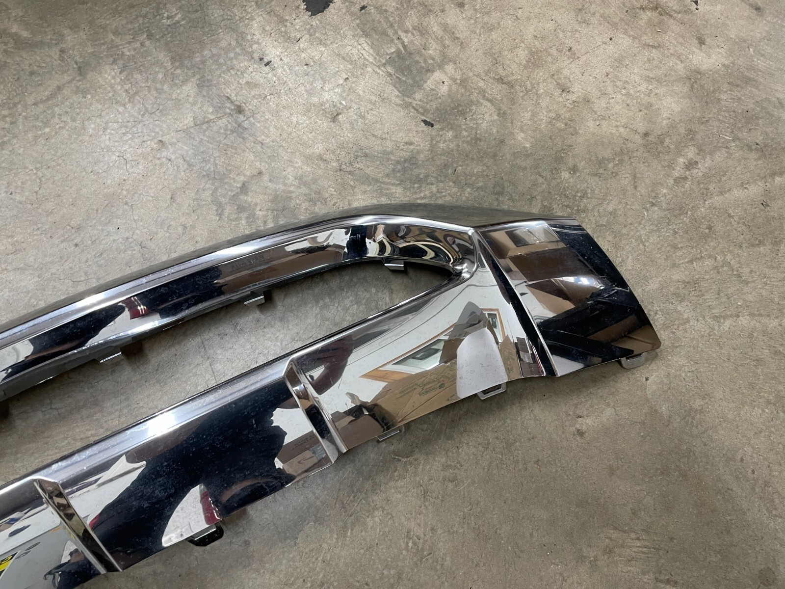 2016 - 2019 MERCEDES Gle350 Front Bumper Chrome Valance Trim OEM ...