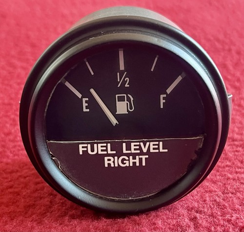 Peterbilt 359 fuel level right gauge 348 349 353 352 w900a k100 ...
