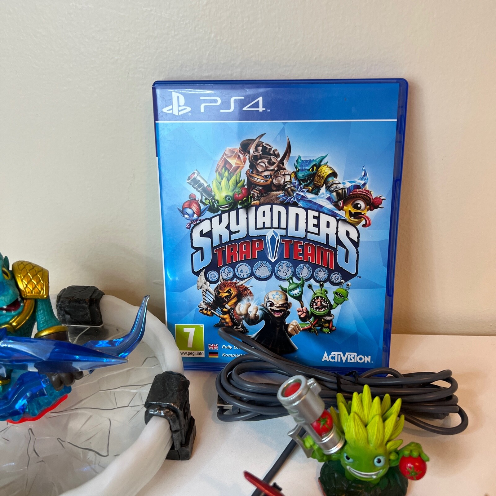 Skylanders Trap Team Starter Pack Set for Playstation 4 PS4 & Figures ...