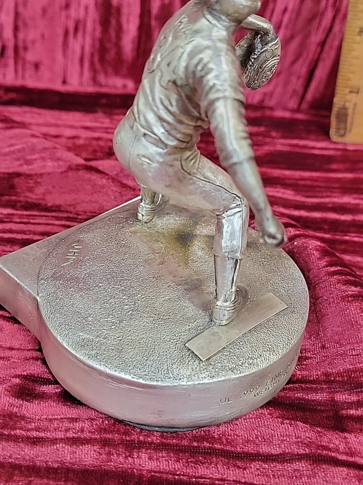 NOLAN RYAN LEGENDS IN WEIGHTED .999 SILVER LIMITED EDITION STATUE ...