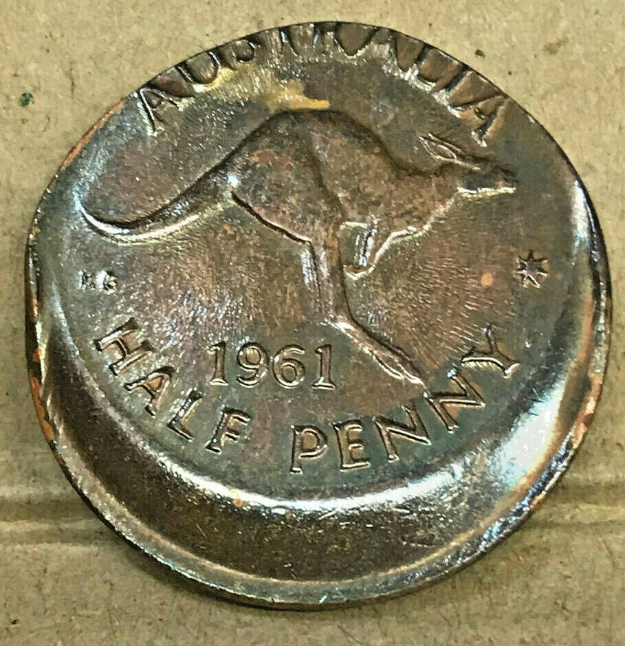 AUSTRALIA 1961 HALF PENNY MASSIVE ERROR 30% OFF CENTER MISSTRIKE " NICE ...