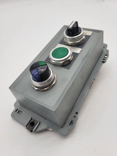 Allen-Bradley 800T-PC216 3 Button Control Switch Station Enclosure ...