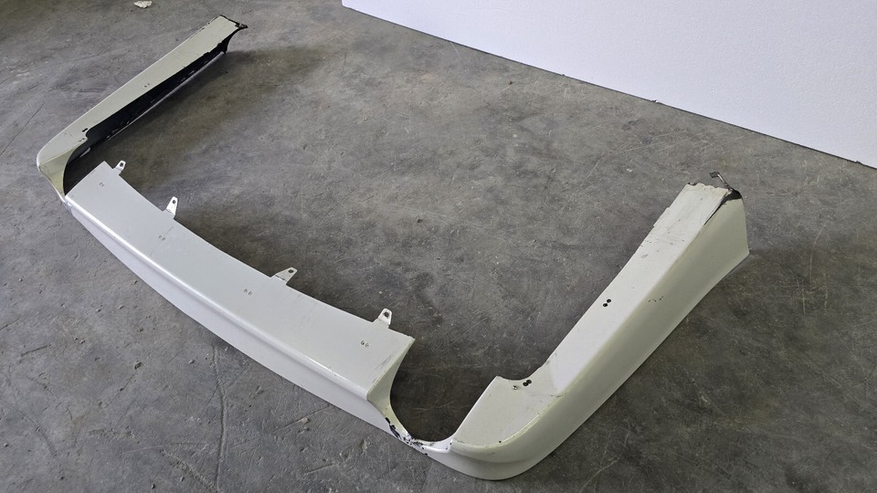 Lexus LS430 2004-2006 Side skirts with front and rear lip complete Kit ...