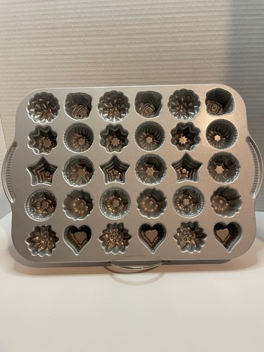 Williams Sonoma Nordic Ware Mini Tea Cake Baking Pans 30 Candies Bundt ...