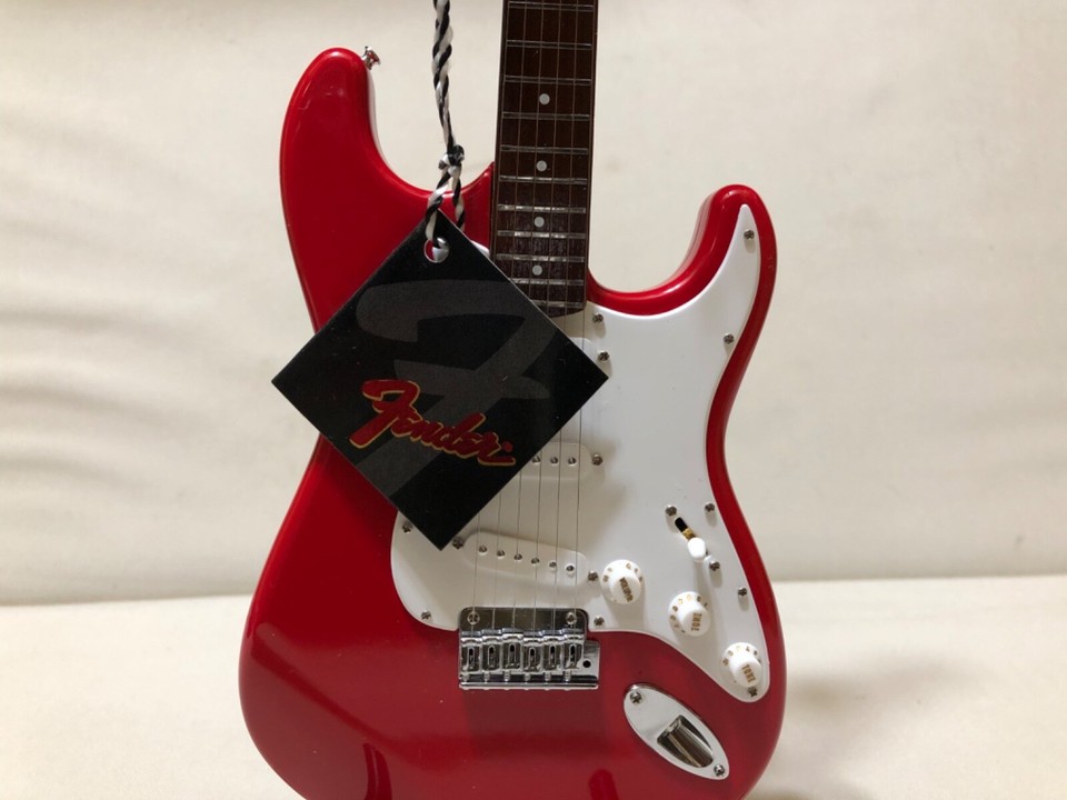 GUITAR FENDER STRATOCASTER RED 1/3 SCALE GMP DIECAST DISPLAY STAND # ...