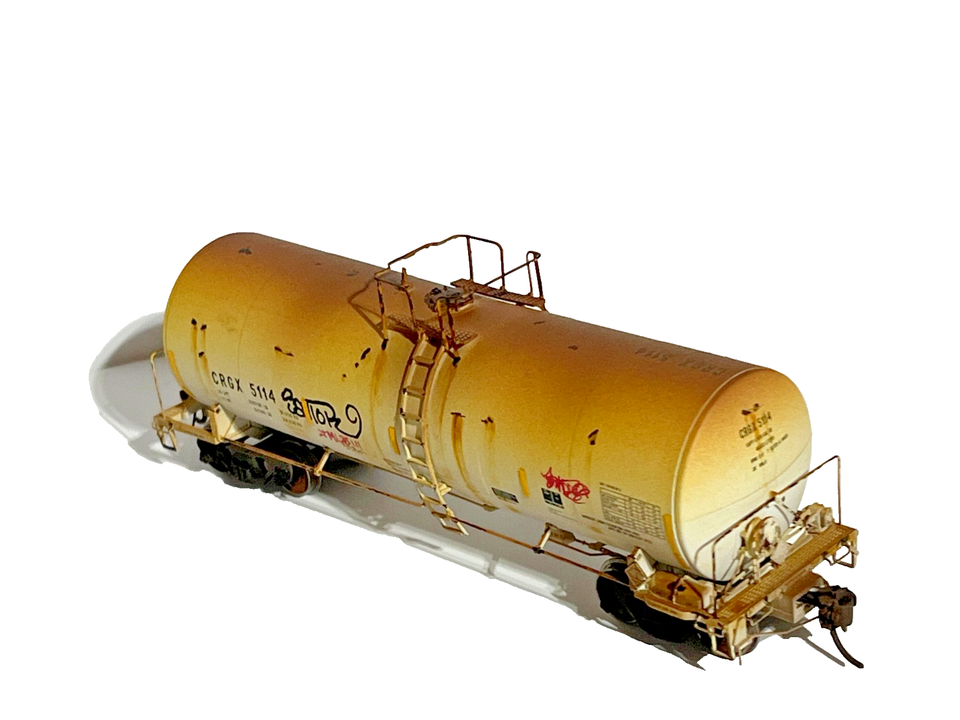 Ho Scale Atlas Weathered 17.600 Gallon Tank Car with Graffiti CARGILL ...
