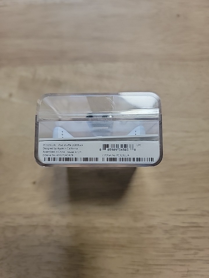 Apple iPod Shuffle 3rd Generation 4GB Black Model A1271 (new) (sealed ...