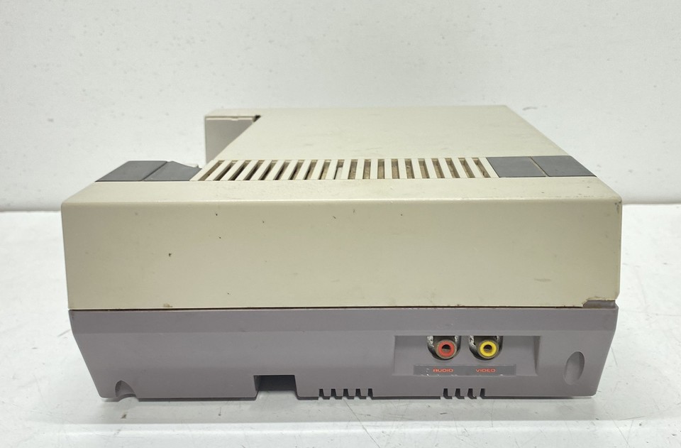 Nintendo NES Console (NES-001) w/ 4 Controllers FOR PARTS | eBay