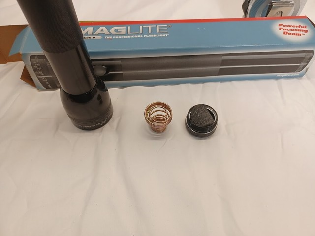 MagLite - S4D015 Maglite Heavy-Duty Incandescent 4-Cell D Flashlight in ...