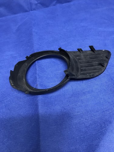 2011-2018 Toyota Sienna Front Left Fog Lamp Light Trim Hole Cover 52128 ...