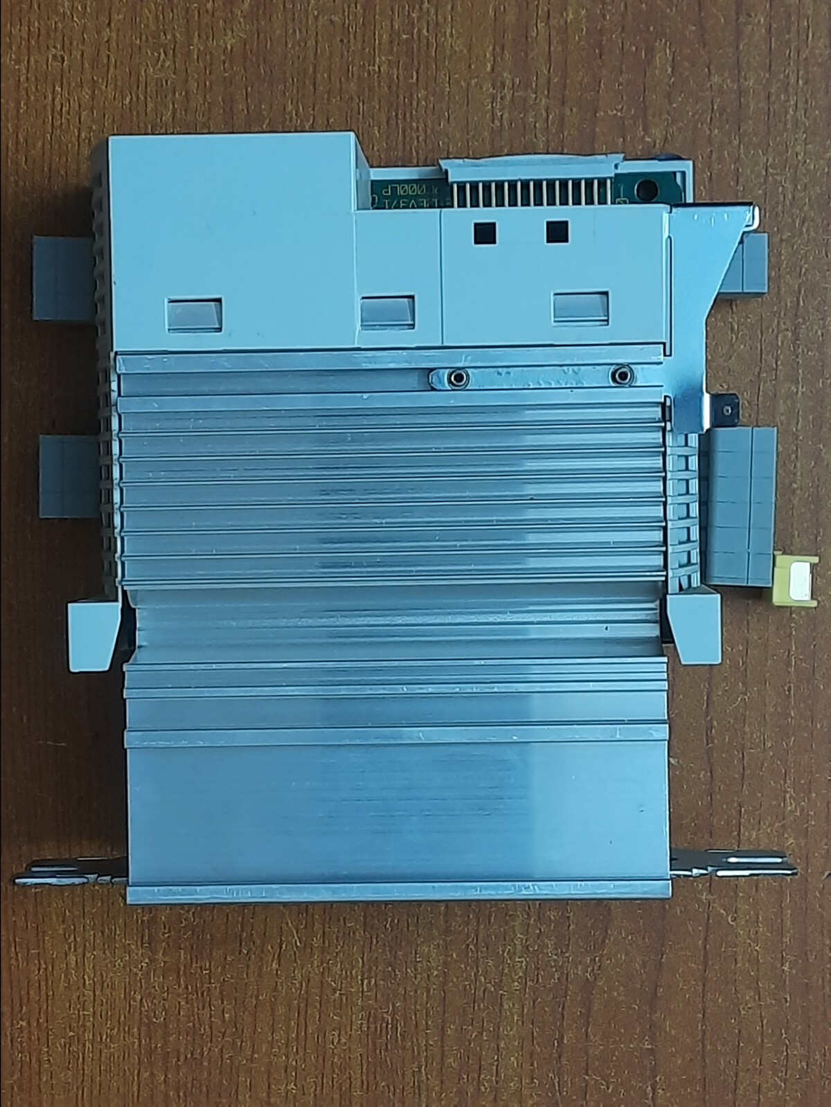 Lenze 8200 vector frequency inverter 0.37 Kw. - Type: E82EV371K2C -Used ...