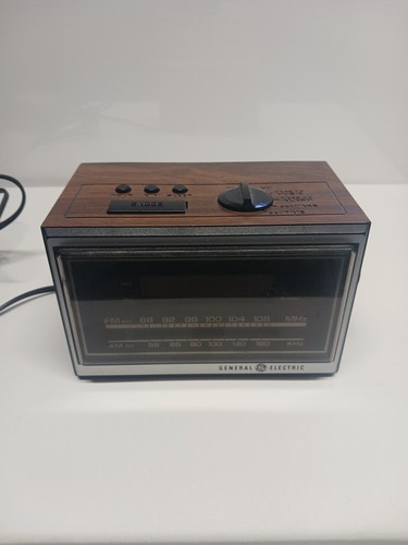 Vintage General Electric AM/FM Digital Alarm Clock Radio Red Display ...