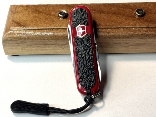 Victorinox 58mm Classic SD Rubber Grip Scales-Very Nice Condition FREE ...