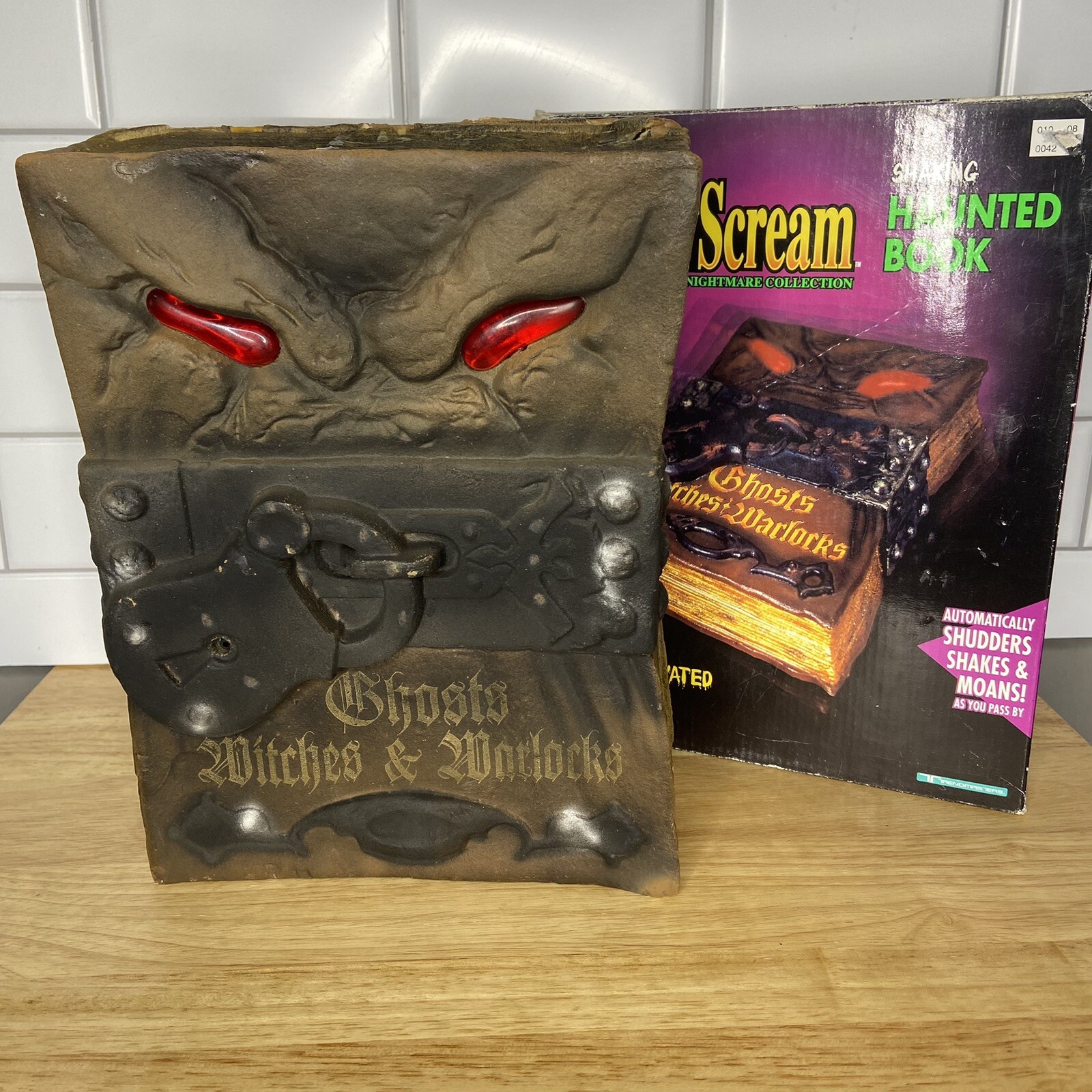 Vintage 1996 Trendmasters Hallowscream Shaking Haunted Book (AS-IS) | eBay