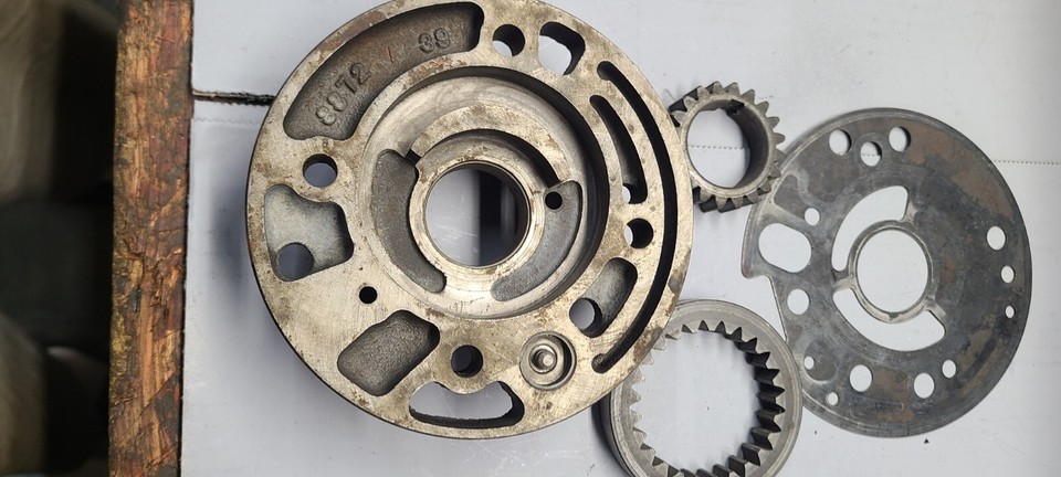 OEM GM ALUMINUM POWERGLIDE TRANSMISSION REAR PUMP SUPPORT HOUSING W ...