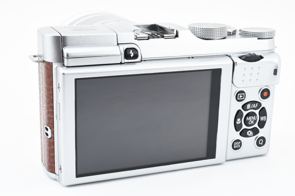 SALE [Almost UNUSED] FujiFilm X-A1 16.3MP Brown Digital Camera 16-50mm ...