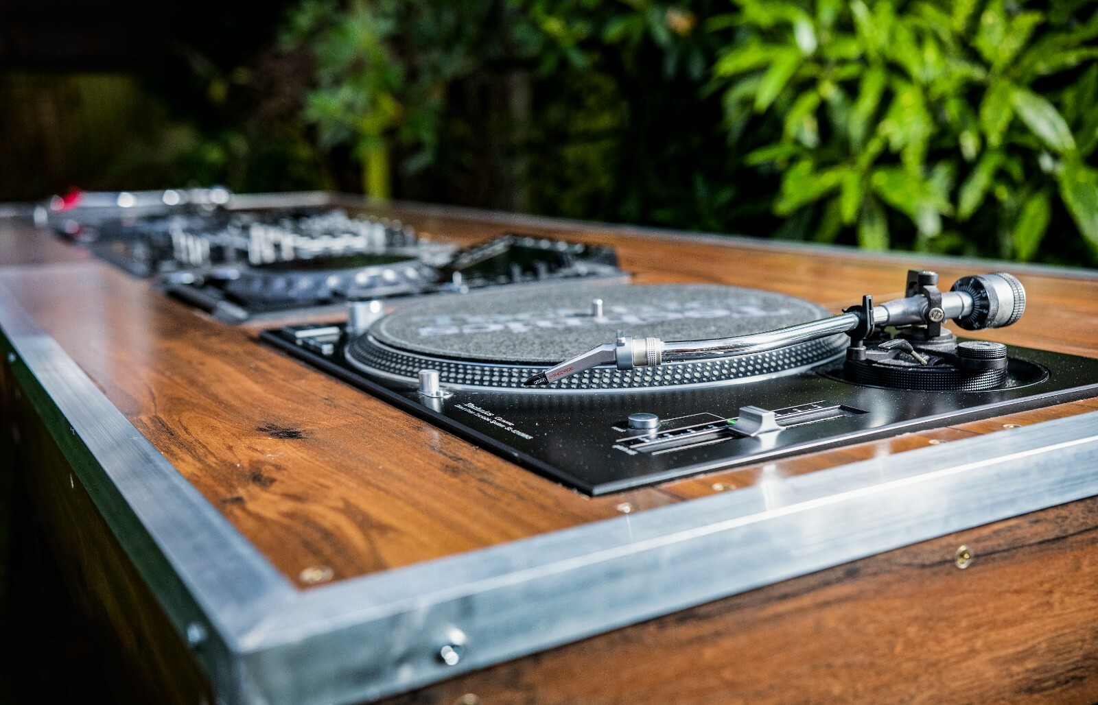 DJ Table/ Desk for Pioneer CDJ's, Technics, DJM 900 (Equipment not ...