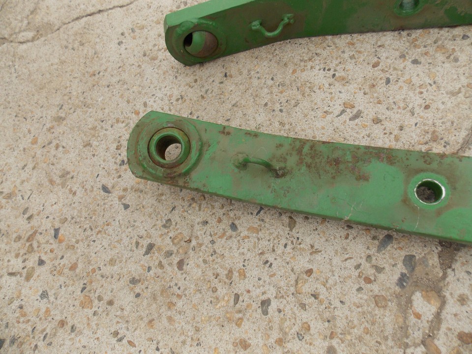 one, oem JOHN DEERE brand TRACTOR 3 point LOWER LIFT ARM 29 1/2 c to c ...