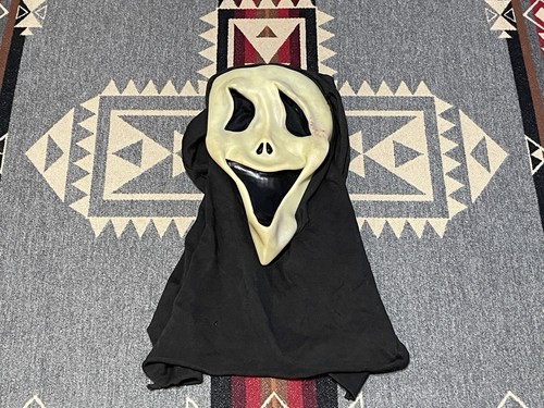 Scream Mask Hooded Ghost Face Smile Fun World Stamped Glow in the Dark ...