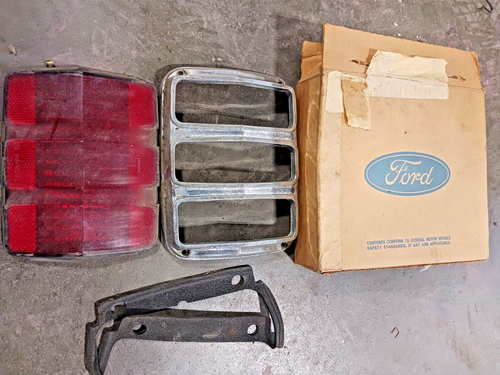 1965-6 FORD MUSTANG REAR TAILLIGHT LENS + BEZEL + GASKET NOS BOX FOMOCO ...