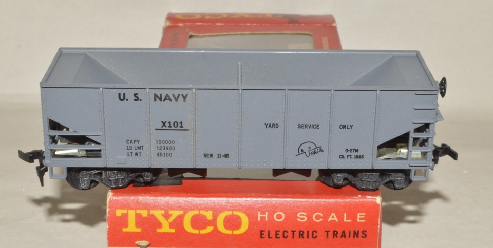 HO scale Tyco US Navy military 2 bay operating coal hopper unloading ...