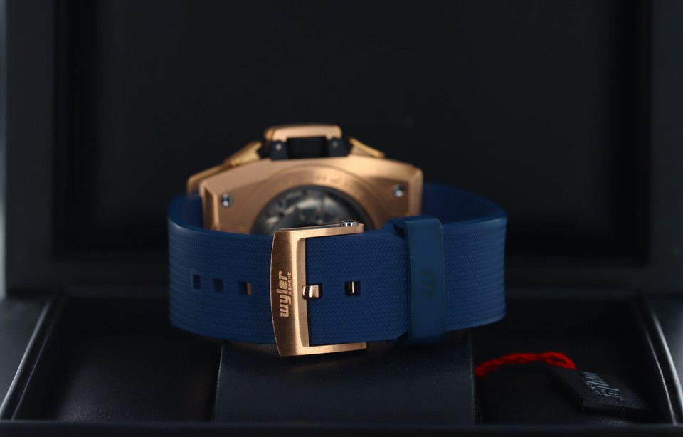 Wyler Code R Chronograph 18kt Rose Gold 'Bleu' Incaflex 1005.00.B02.RBA ...