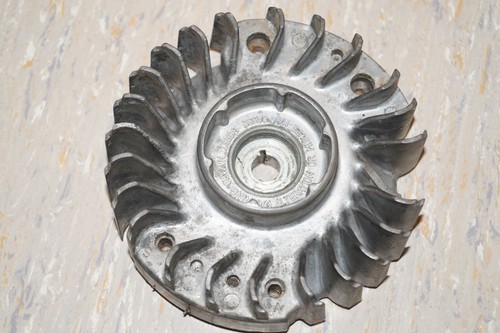 1125 Original Stihl 034 036 036QS MS 340 360 Schwungrad Polrad 1125 400 ...