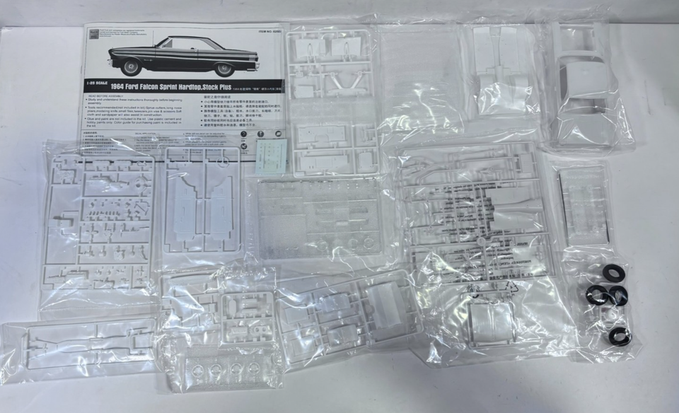 TRUMPETER. 02507. 1964 FORD FALCON SPRINT HARDTOP STOCK PLUS. 1/25 ...