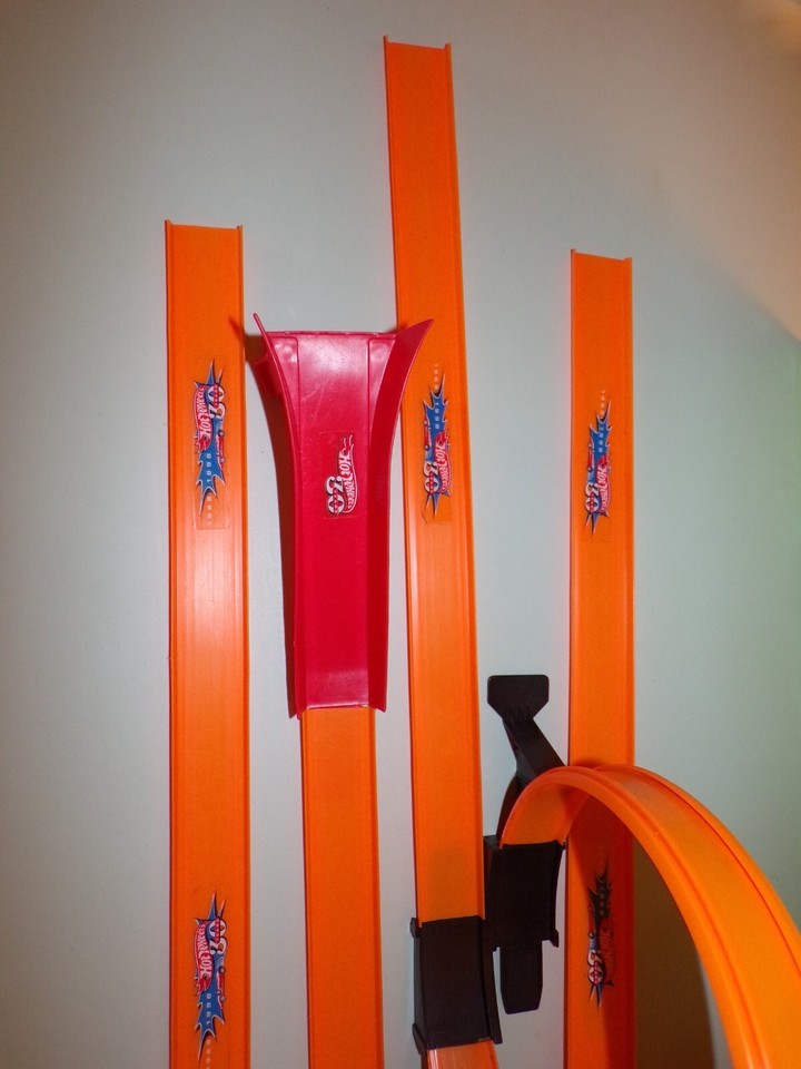 HOT WHEELS 30TH ANNIVERSARY STUNT TRACK LOOPY LOOP JUMP LAUNCHER COOL ...