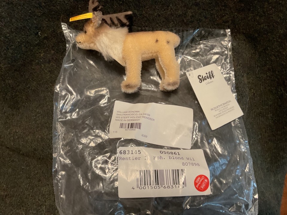 Steiff William-Sonoma Exclusive Holiday Reindeer color is blonde ...
