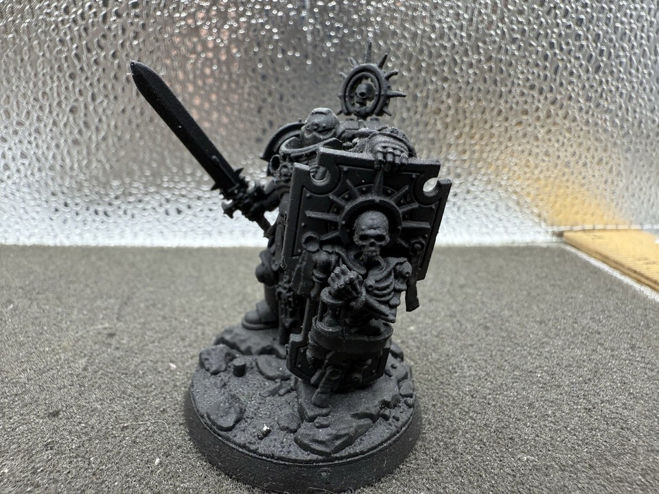 Warhammer 40k Primaris Space Marine Captain w/ Relic Shield Basecoated ...