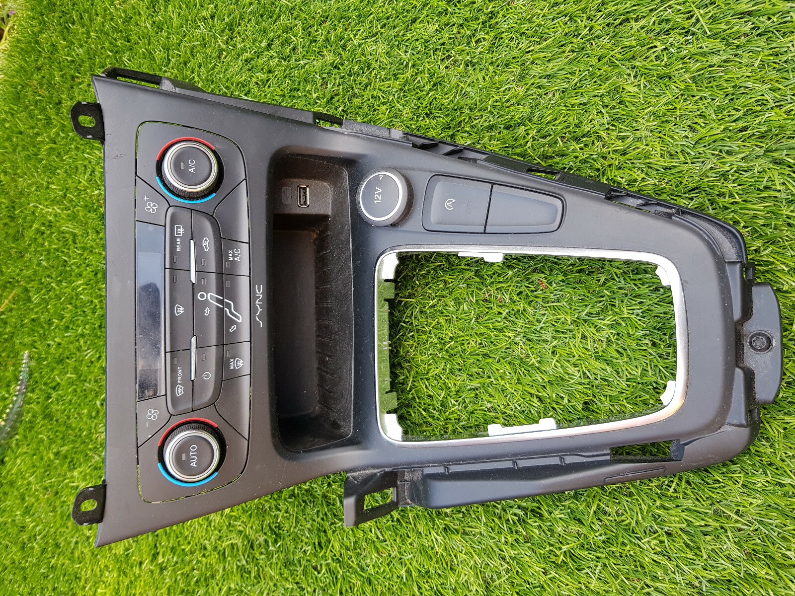 MK3.5 centre console - Ford Focus Club - Ford Owners Club - Ford Forums