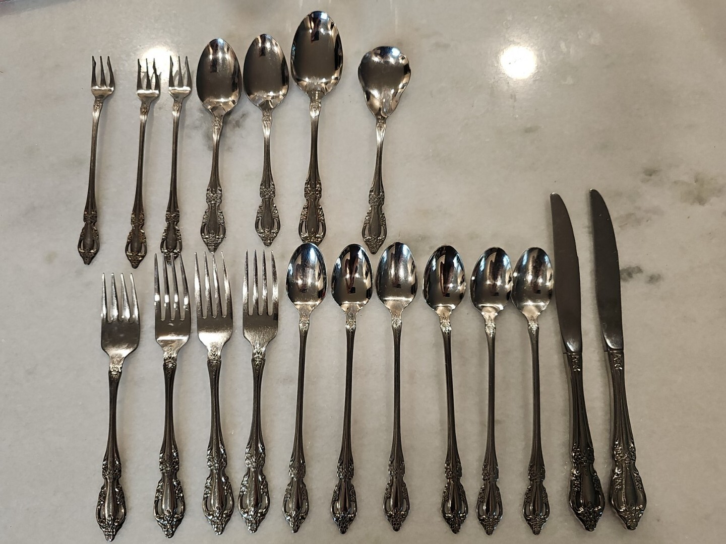 DISTINCTION DELUXE STAINLESS ONEIDA HH RAPHAEL Knives Forks Spoons 19 ...