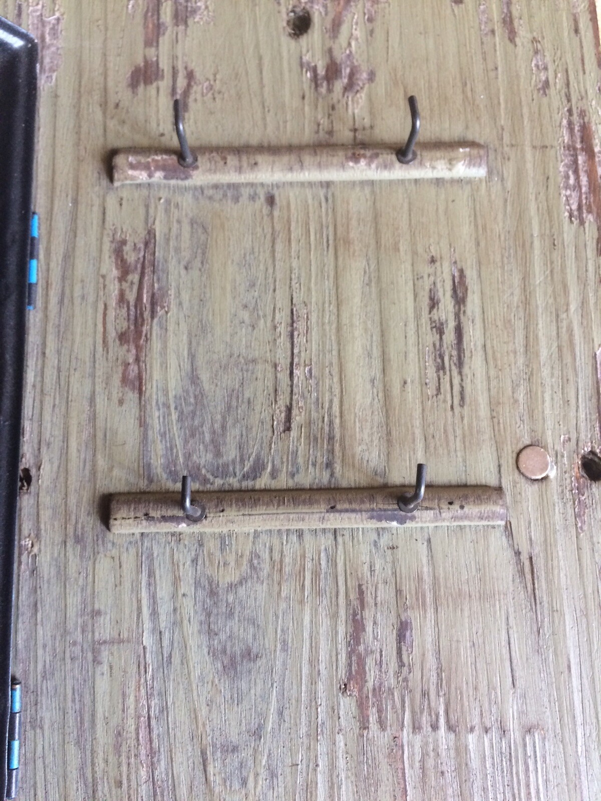 Metal Wood Hidden Key Art With Flowers Hook Hanging Magnetic Door ...