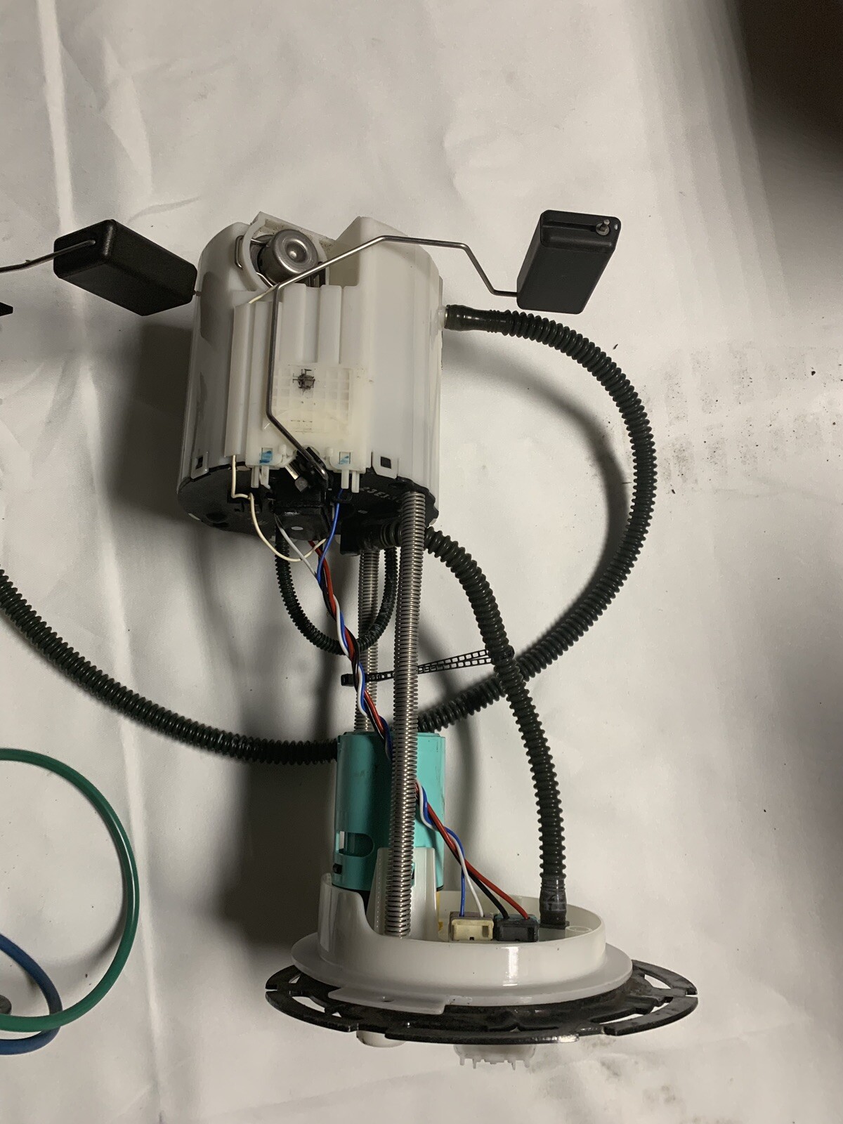 2010-2017 Chevrolet Equinox Fuel Pump Assembly 13506690 OEM And ...