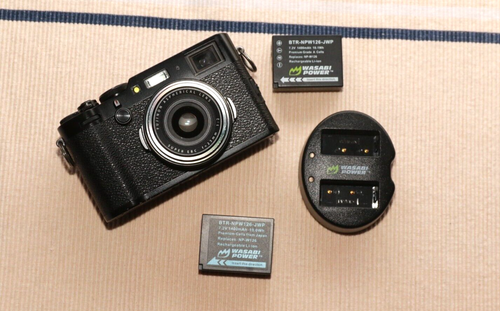 Fuji X100F Black 24.3 MP Digital Camera w/2 Batteries & Charger - Works ...