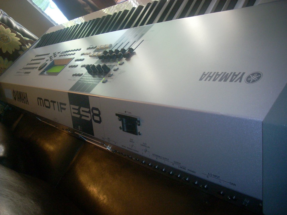 Yamaha Motif ES8 es 8 88 keys Synthesizer + Excellent + FAST-SAFE-SHIP+ ...