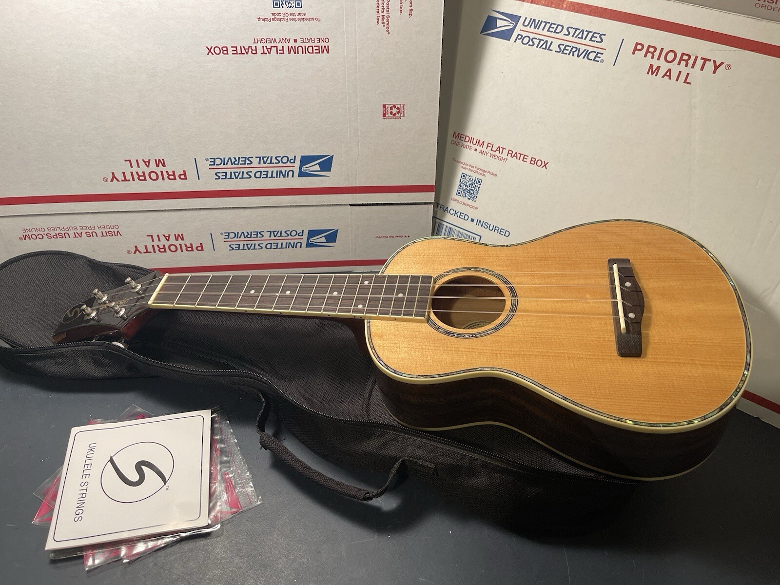 Greg Bennett Uk-70 Ukulele *Pls read* | eBay