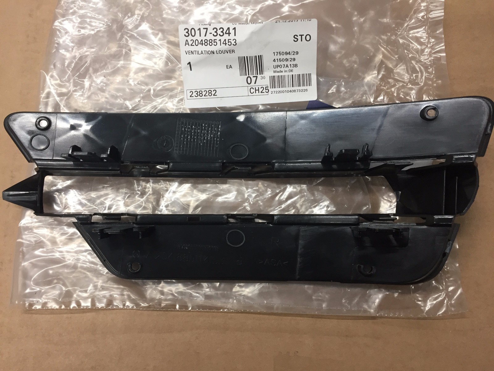 NEW Genuine Mercedes-Benz W204 C-Class Lower Bumper RH DRL Grille ...