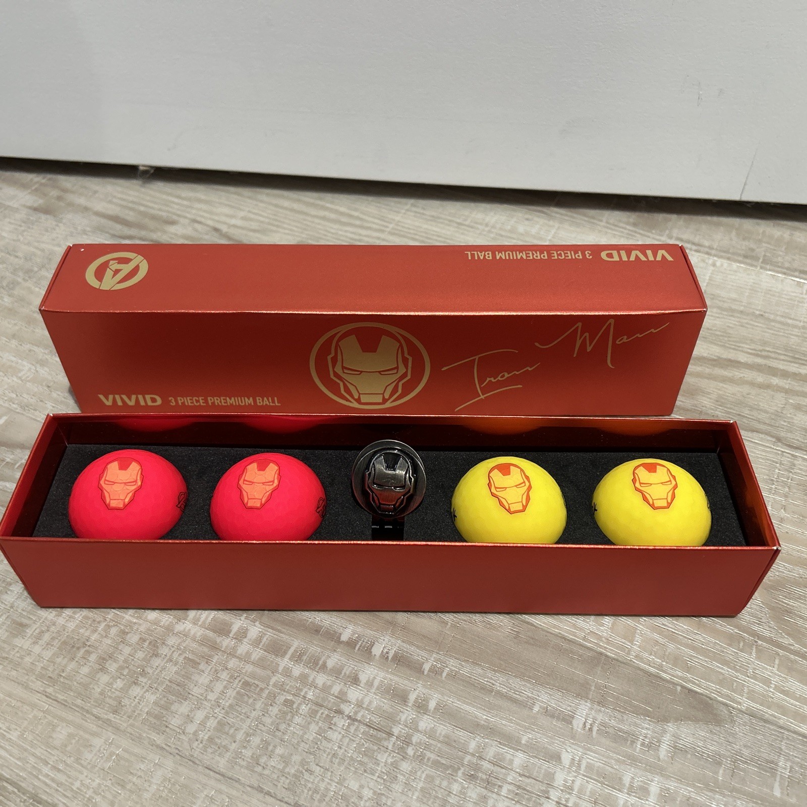 New Volvik Vivid Marvel Iron Man Logo 4 Golf Balls + Ball Marker ...