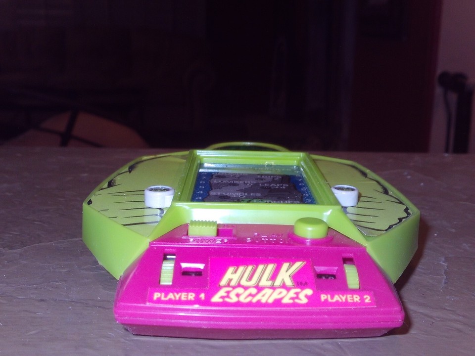 VINTAGE INCREDIBLE HULK ESCAPE HANDHELD GAME BANDAI MARVEL RARE WORKING ...