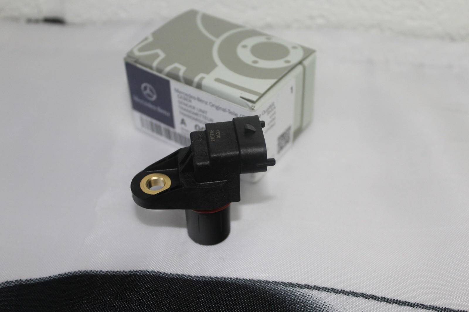 NEW Genuine Mercedes-Benz OM642 Engine Camshaft Position Sensor ...