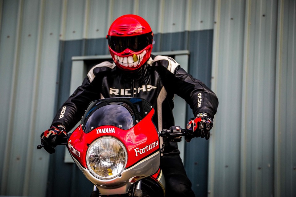 Custom airbrushed/painted Matrix Alpha helmet, Smiley/Grin design ...