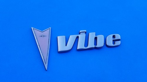 03 04 05 06 07 08 PONTIAC VIBE REAR GATE EMBLEM LOGO BADGE SYMBOL SET ...