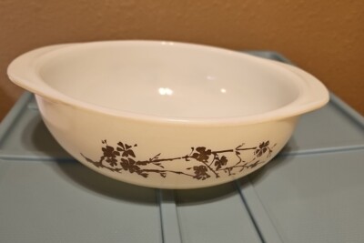 Vintage Pyrex 024 2QT Golden Cherry Branch Round Casserole Dish w ...