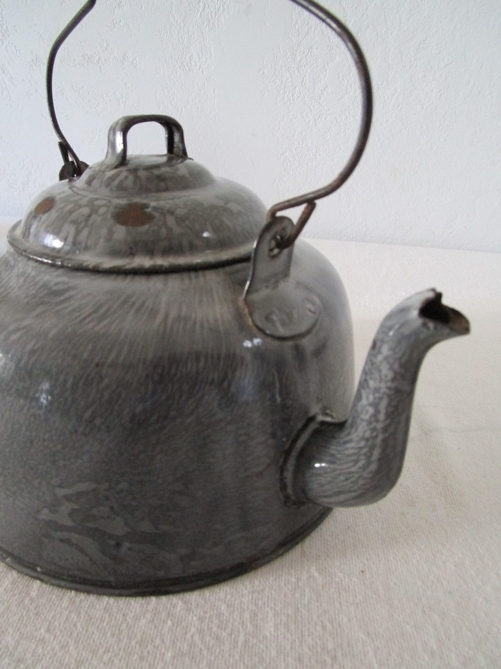 PRIMITIVE LARGE GRAY ENAMELWARE GRANITEWARE SPECKLED TEAPOT TEA KETTLE ...