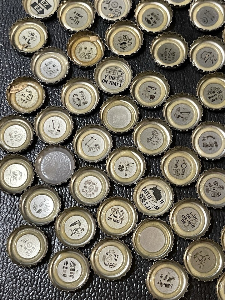 120 LUCKY LAGER Beer Brand Bottle Puzzle Caps Lot Set Vintage Riddle ...