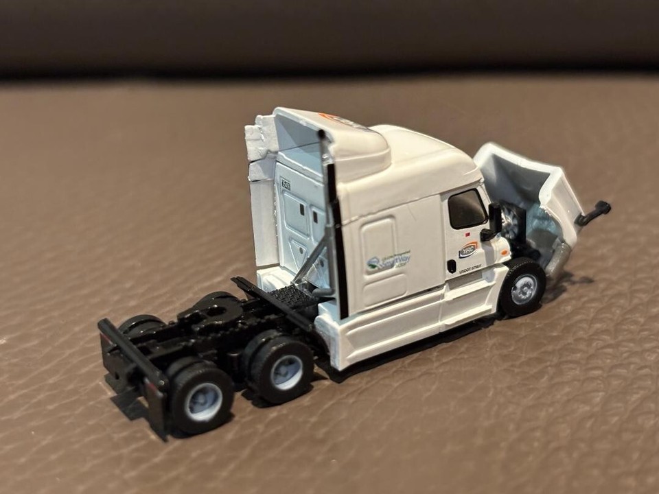 Trainworx N Scale 42590-02 Freightliner Cascadia Tractor 3-ax YRC ...