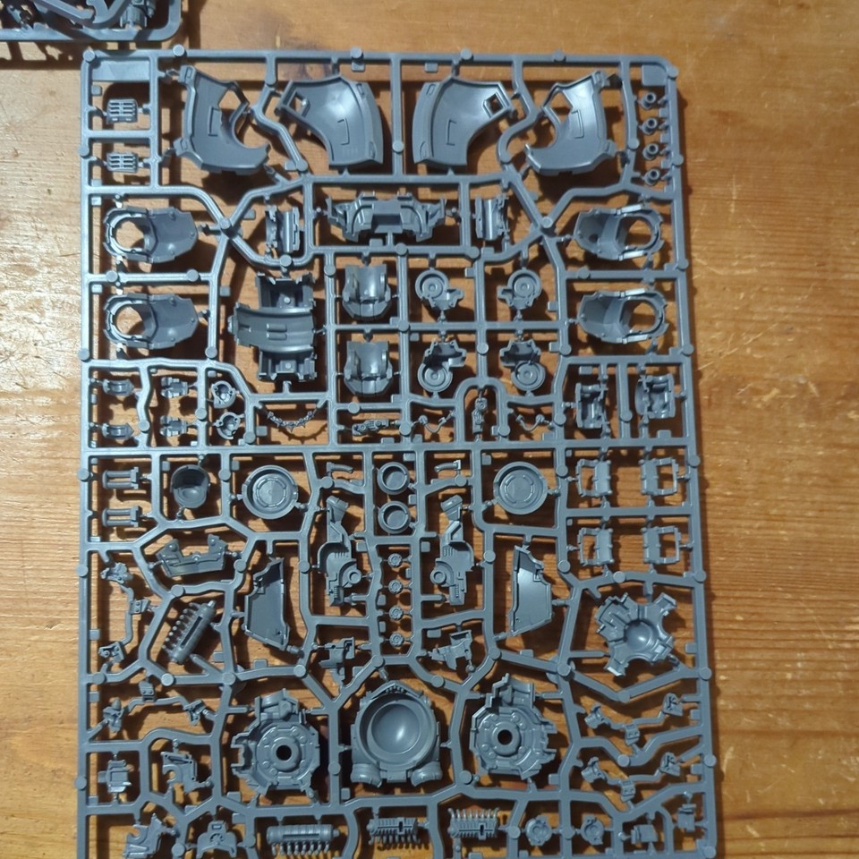 Saturnine Dreadnought Brand New On Sprue Warhammer 30k Horus Heresy ...