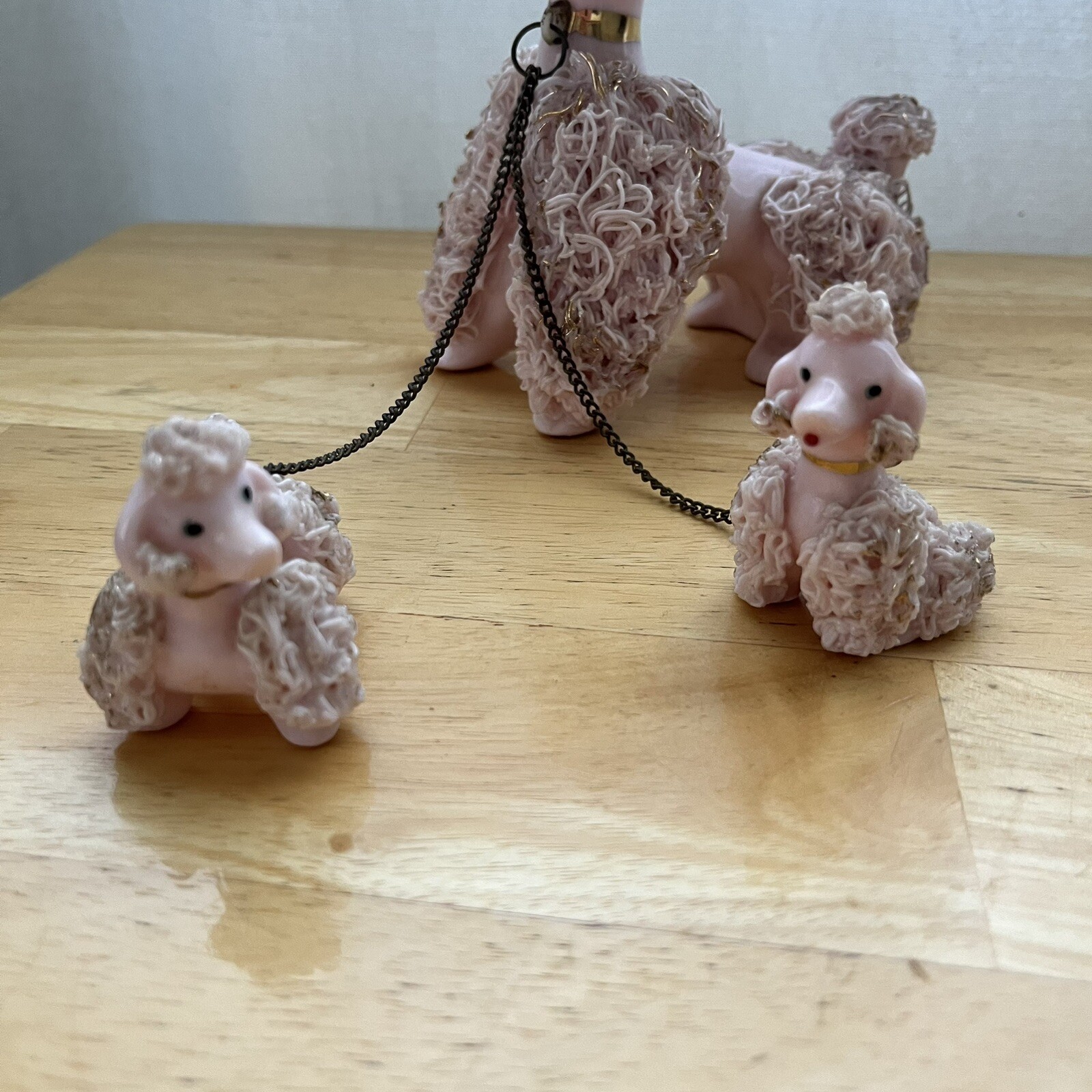 Vtg Pink Spaghetti Poodle Figurine Set of 3 Mom & 2 Pups on Chains | eBay